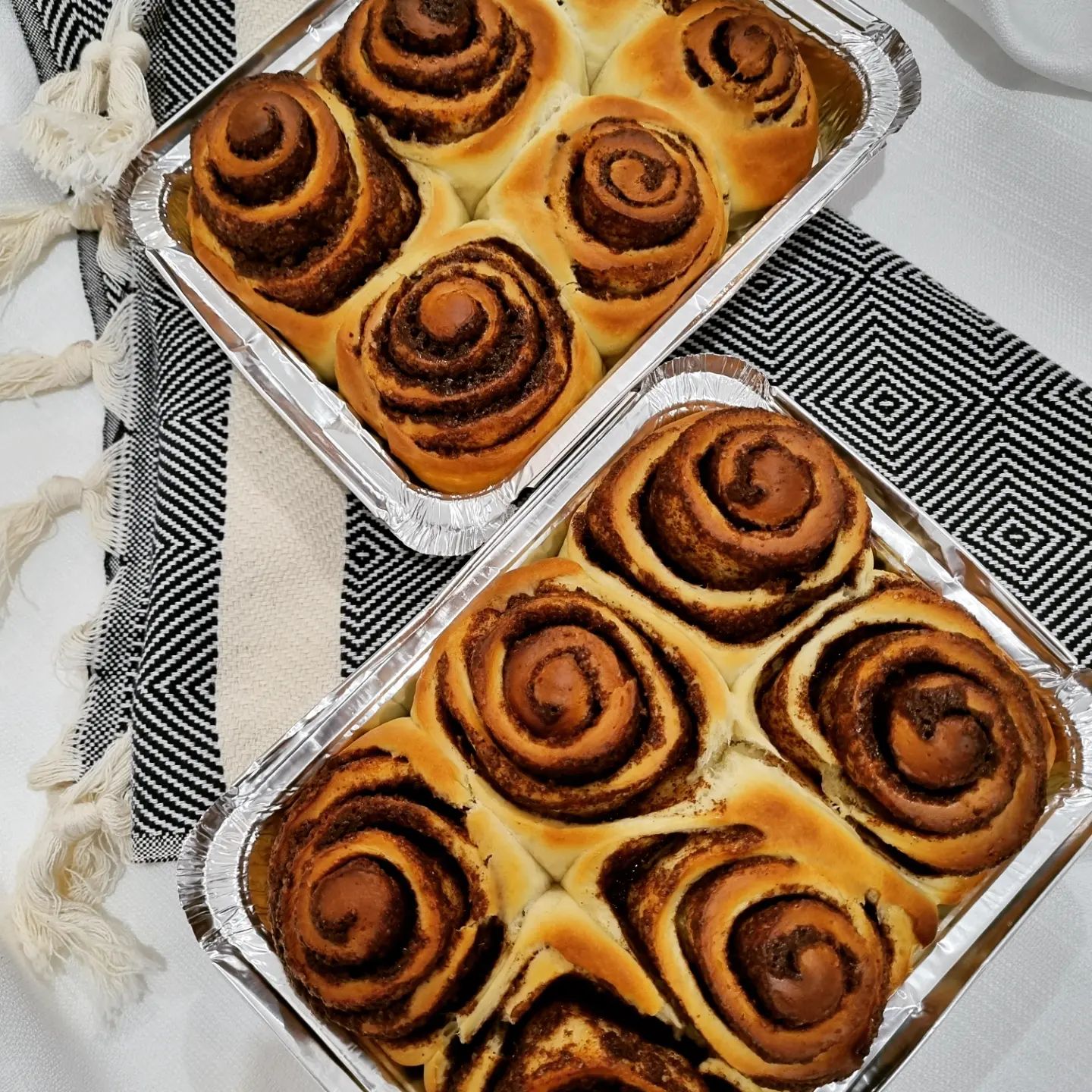 6 Cinnamon Rolls